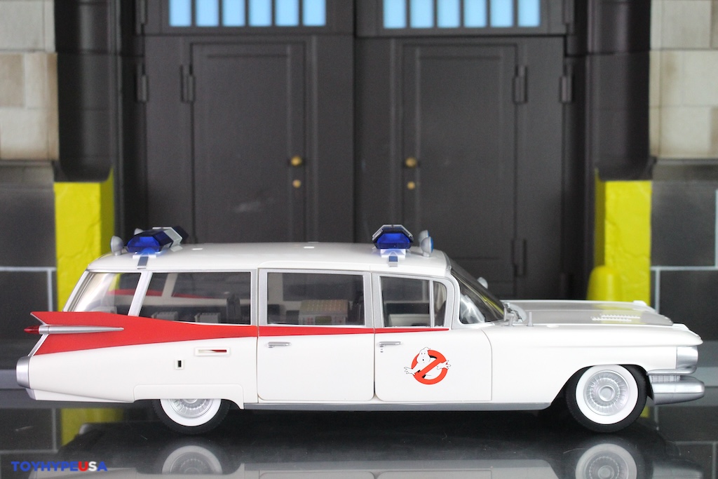 Hasbro Ghostbusters (1984) Plasma Series Ecto-1 Vehicle Review