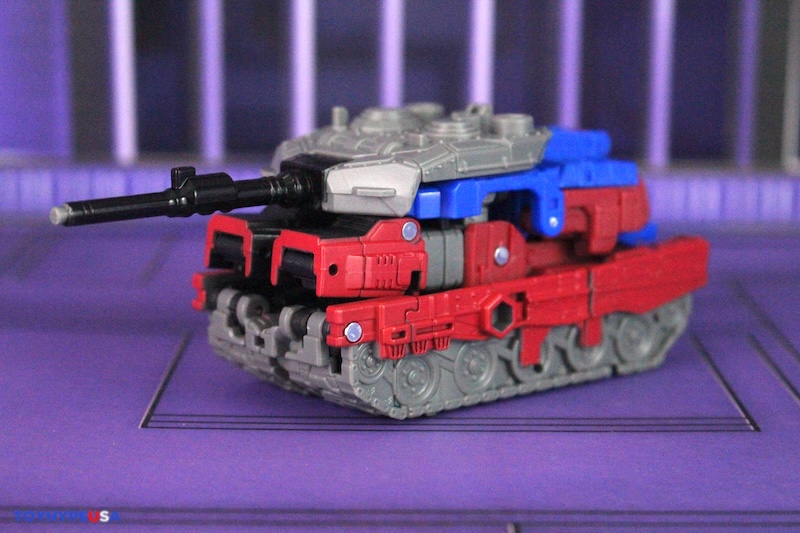 Hasbro Transformers: Legacy United Deluxe GI Universe Quake Figure Review