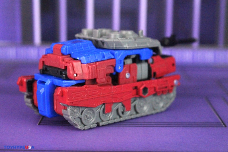 Hasbro Transformers: Legacy United Deluxe GI Universe Quake Figure Review