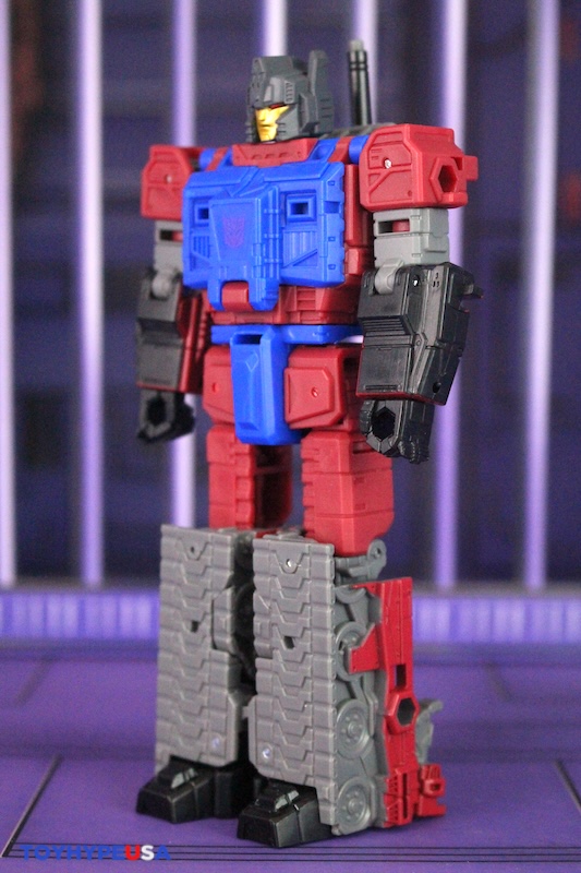 Hasbro Transformers: Legacy United Deluxe GI Universe Quake Figure Review