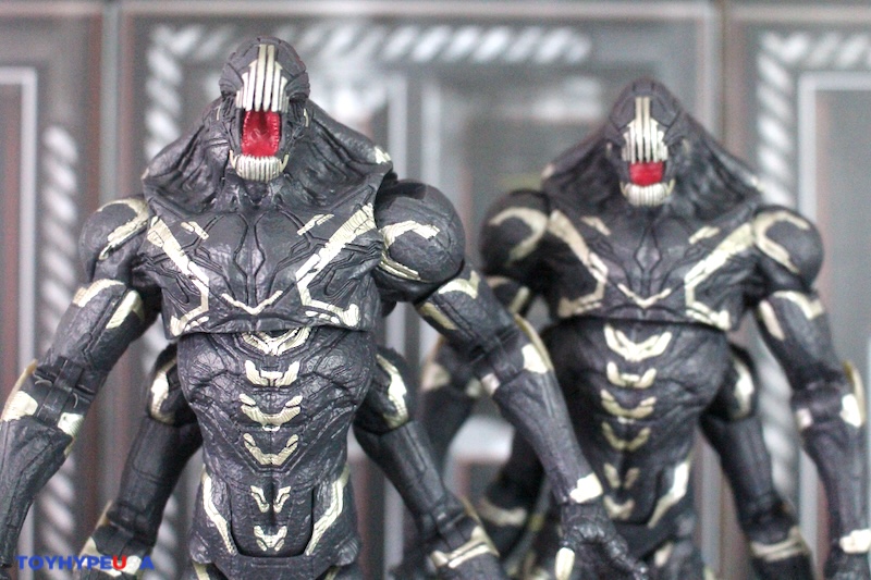 Hasbro Marvel Legends Avengers: Infinity War Outriders 2-Pack Figures ...