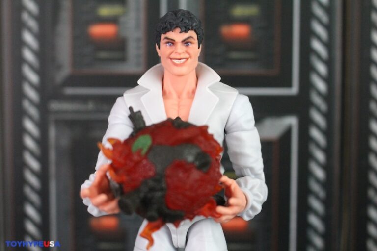 Hasbro Marvel Legends Secret Wars Beyonder Figure Review