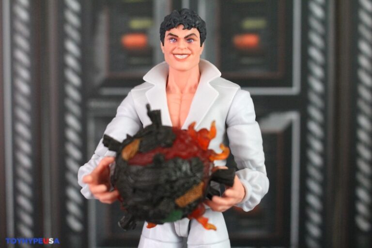Hasbro Marvel Legends Secret Wars Beyonder Figure Review