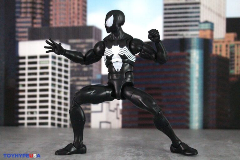 Hasbro Marvel Legends Secret Wars Spider-Man Figure Review