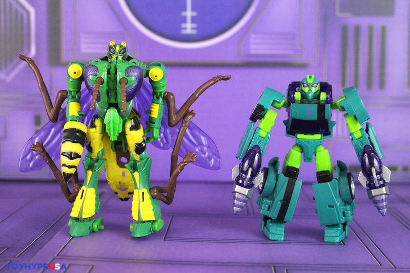 Hasbro Transformers: Age of the Primes Fugitive Waspinator Figure Review