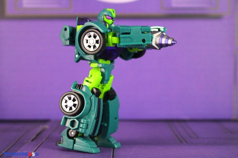 Hasbro Transformers: Age of the Primes Fugitive Waspinator Figure Review
