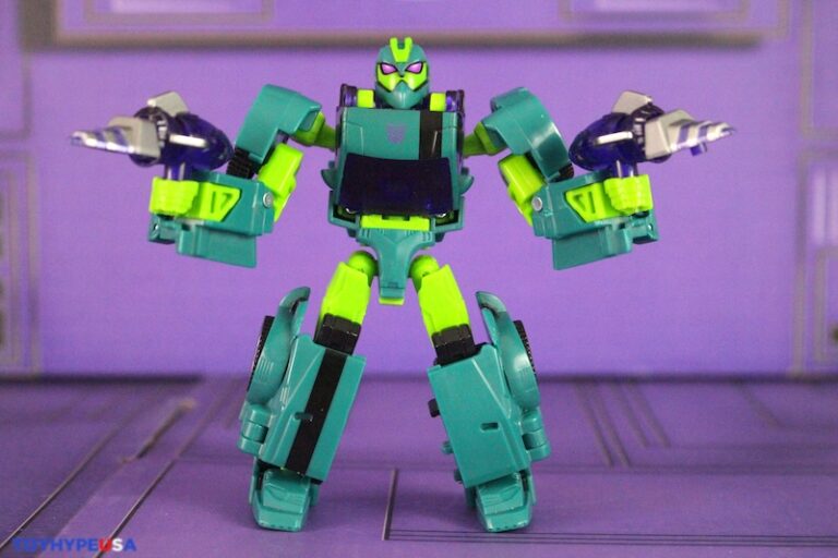Hasbro Transformers: Age of the Primes Fugitive Waspinator Figure Review