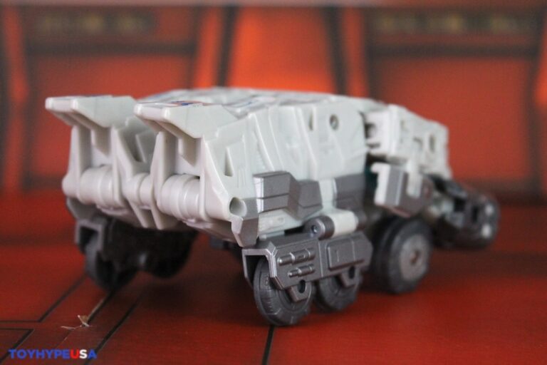 Hasbro Transformers: Age of the Primes Prima Prime Figure Review