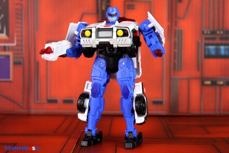 Hasbro Transformers: Age of the Primes Voyager Class Autobot Red Alert ...
