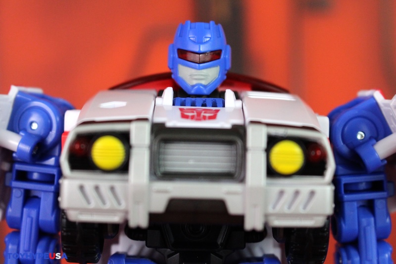 Hasbro Transformers: Age of the Primes Voyager Class Autobot Red Alert ...