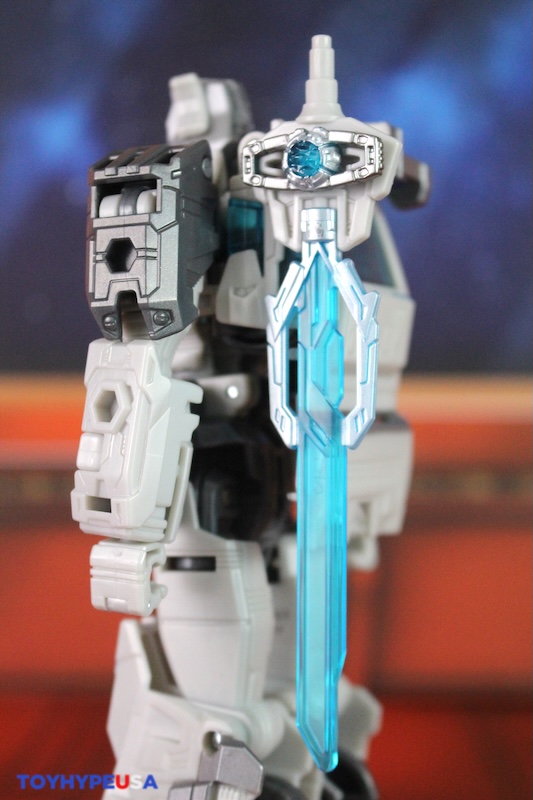 Hasbro Transformers: Age of the Primes Prima Prime Figure Review