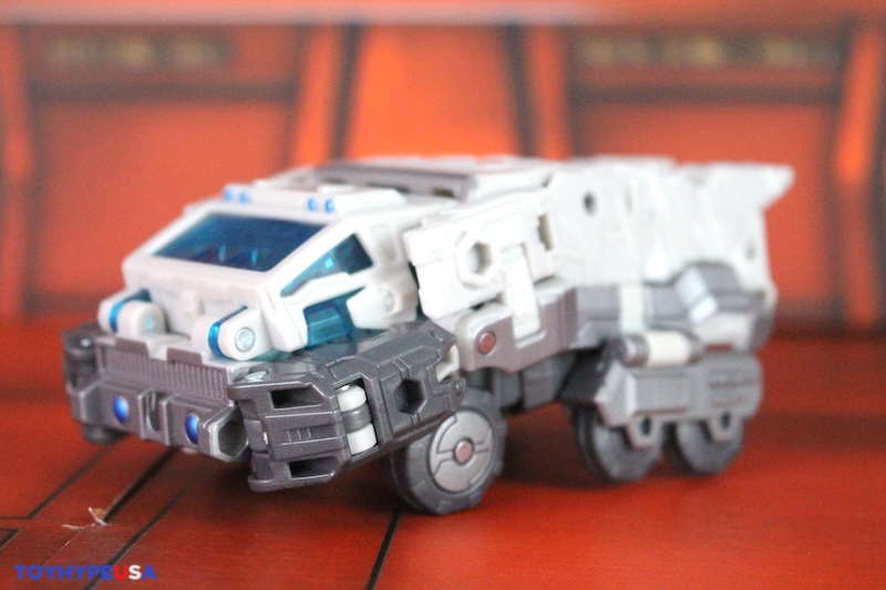 Hasbro Transformers: Age of the Primes Prima Prime Figure Review