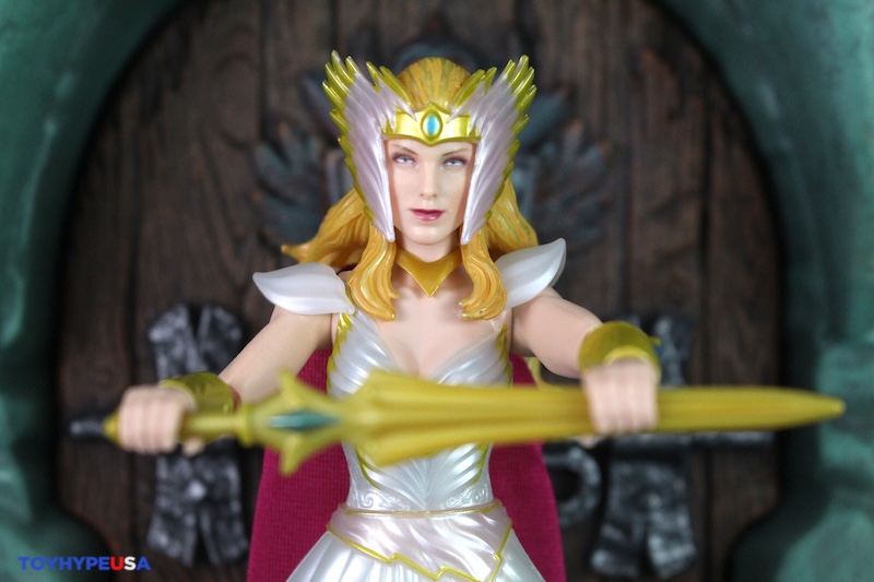 Mattel Masters of the Universe Masterverse New Eternia She-Ra Figure Review