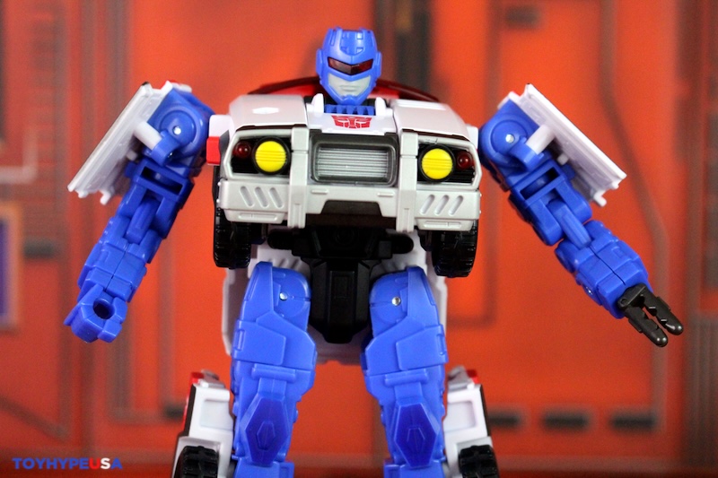 Hasbro Transformers: Age of the Primes Voyager Class Autobot Red Alert ...