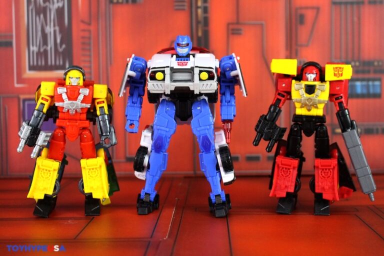 Hasbro Transformers: Age of the Primes Voyager Class Autobot Red Alert ...