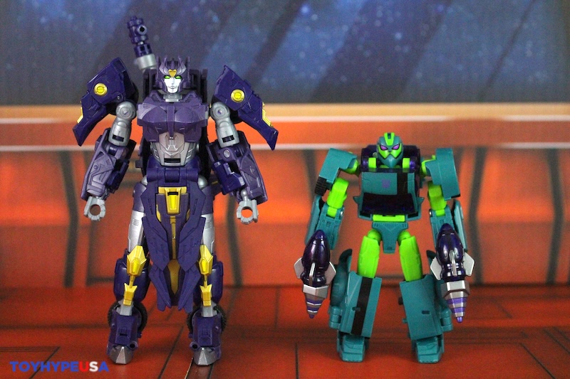 Hasbro Transformers: Age of the Primes Solas Prime Figure Review