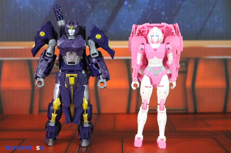 Hasbro Transformers: Age of the Primes Solas Prime Figure Review