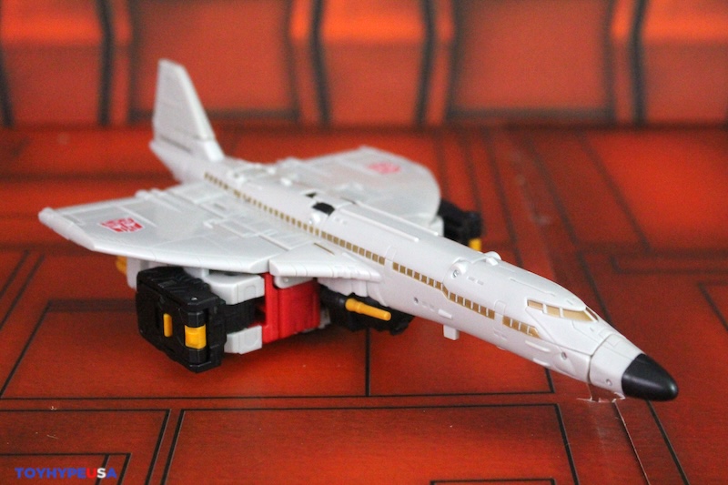 Hasbro Transformers: Age of the Primes Aerialbot Silverbolt Figure Review