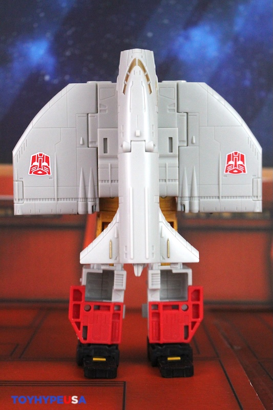 Hasbro Transformers: Age of the Primes Aerialbot Silverbolt Figure Review